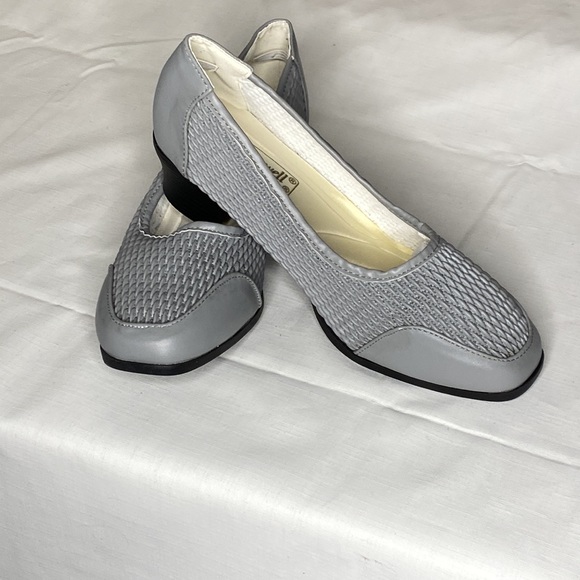 Beacon | Shoes | Beacon Comfortwell Casual Slip On Shoe Size 85m | Poshmark